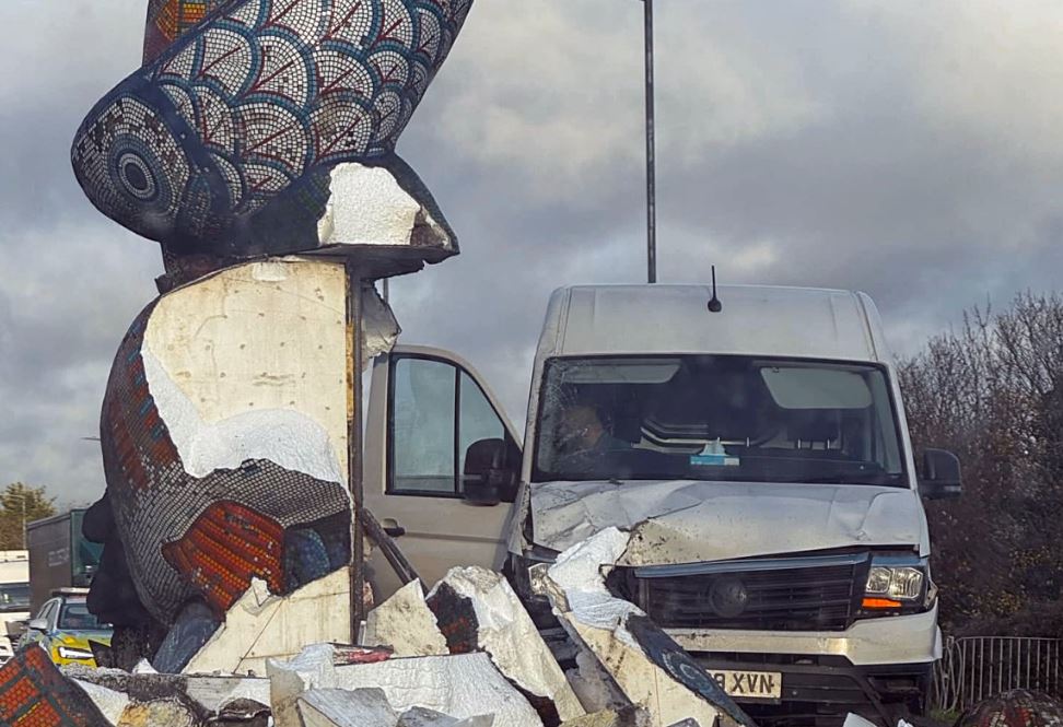 Erith's Fish Statue Badly Damaged By White Van - KentNews.Online